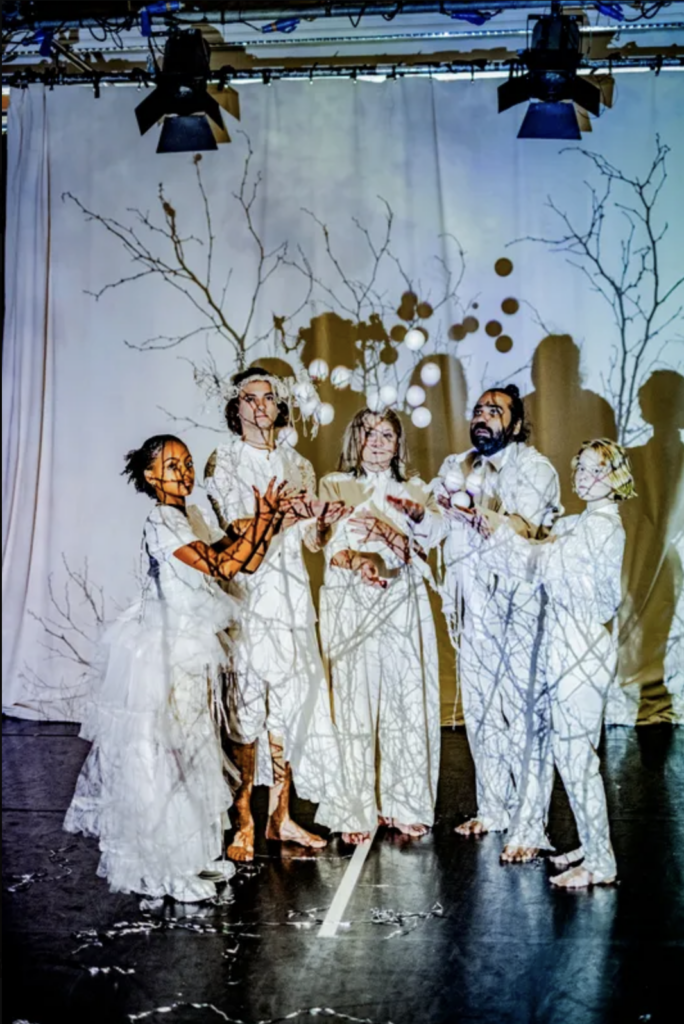 ‘Alles is niet perfect’ in hetpaleis – Theatermaggezien®